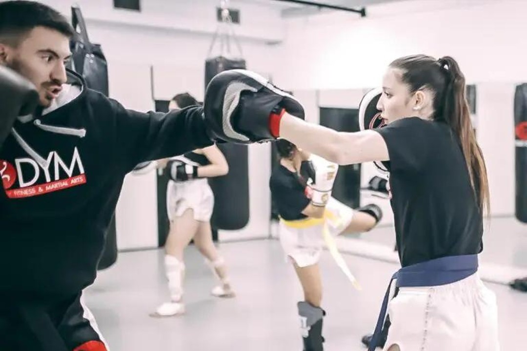 Kick boxing mujeres - Centros de artes marciales y defensa personal
